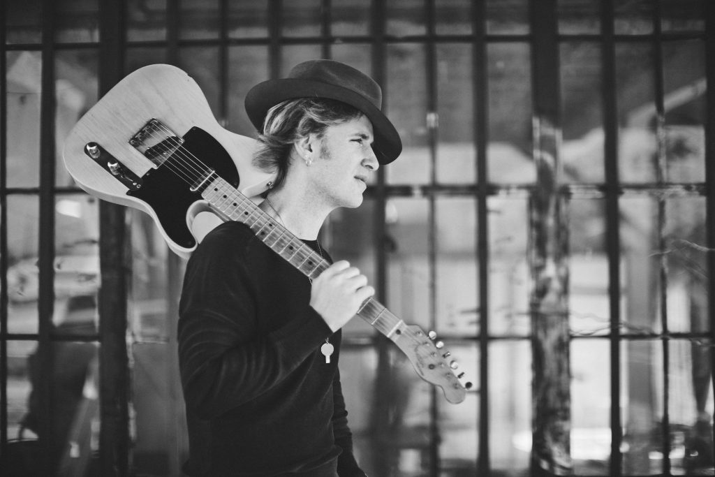 Song Premiere: Michael Colton’s “Qualified” - Americana Highways