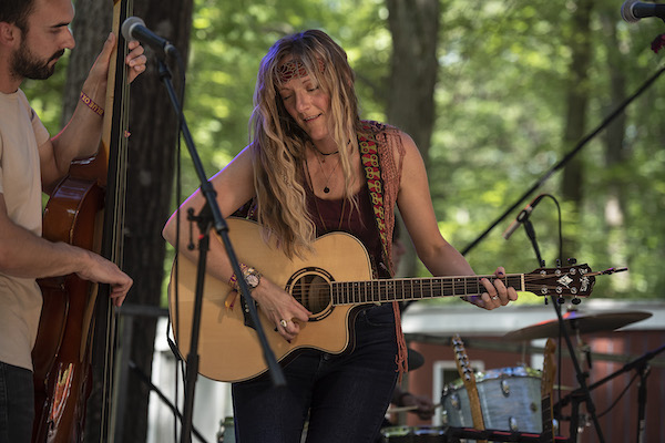 REVIEW: Maygen & The Birdwatcher "Leap Year" EP • Americana Highways