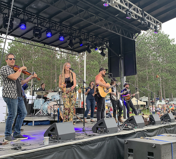 REVIEW: Maygen & The Birdwatcher "Leap Year" EP • Americana Highways